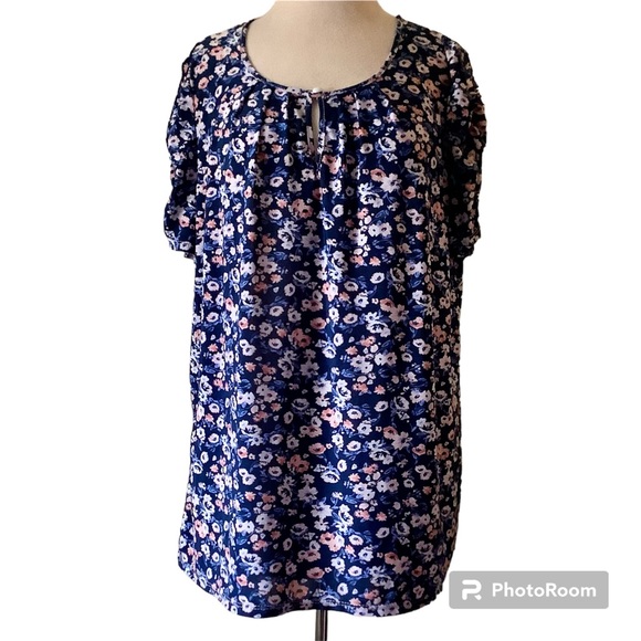 Tops | Emily Stacy Blue Floral Short Sleeve Knit Blouse | Poshmark